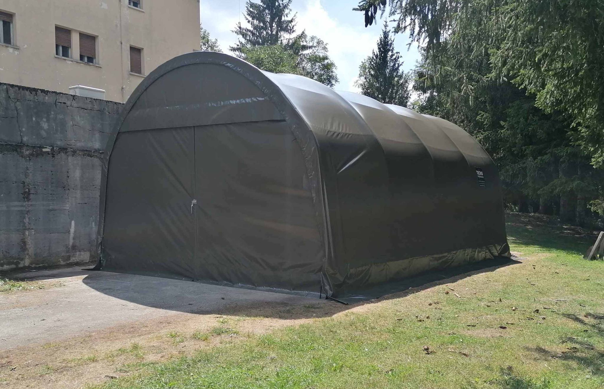 Privati - Tecnoengineering: Produzione di coperture in acciaio